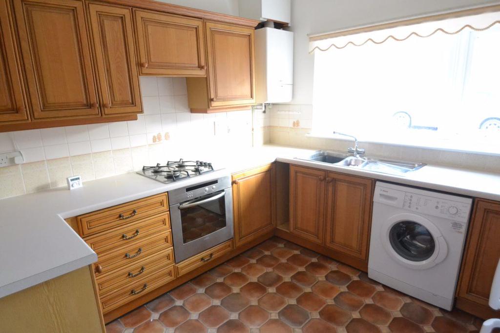 Nore Park Drive, Portishead 3 bed bungalow - £1,250 pcm (£288 pw)