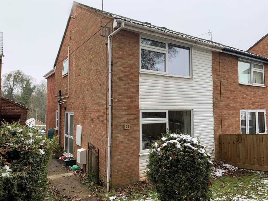 The Crofts Newent Gl18 3 Bed Semi Detached House £850 Pcm £196 Pw