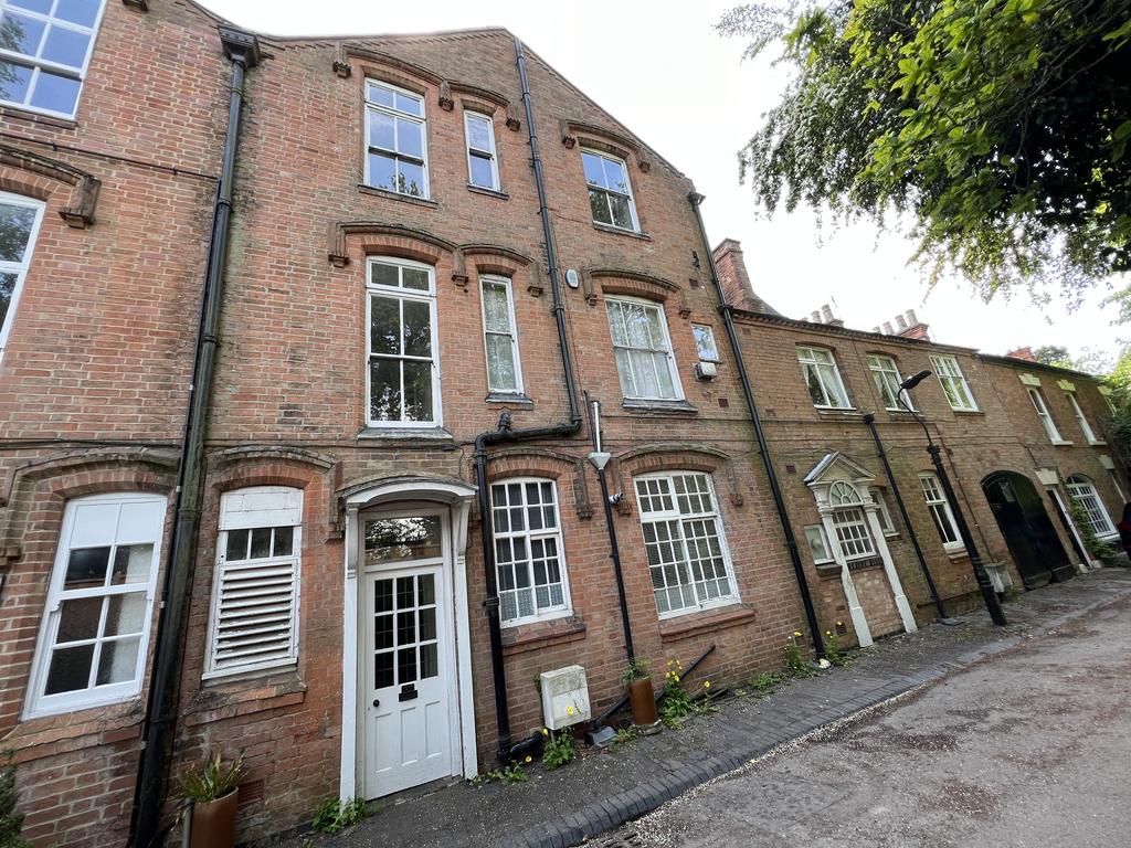Portland Towers, Leicester, LE2 1 bed ground floor flat - £750 pcm (£ ...
