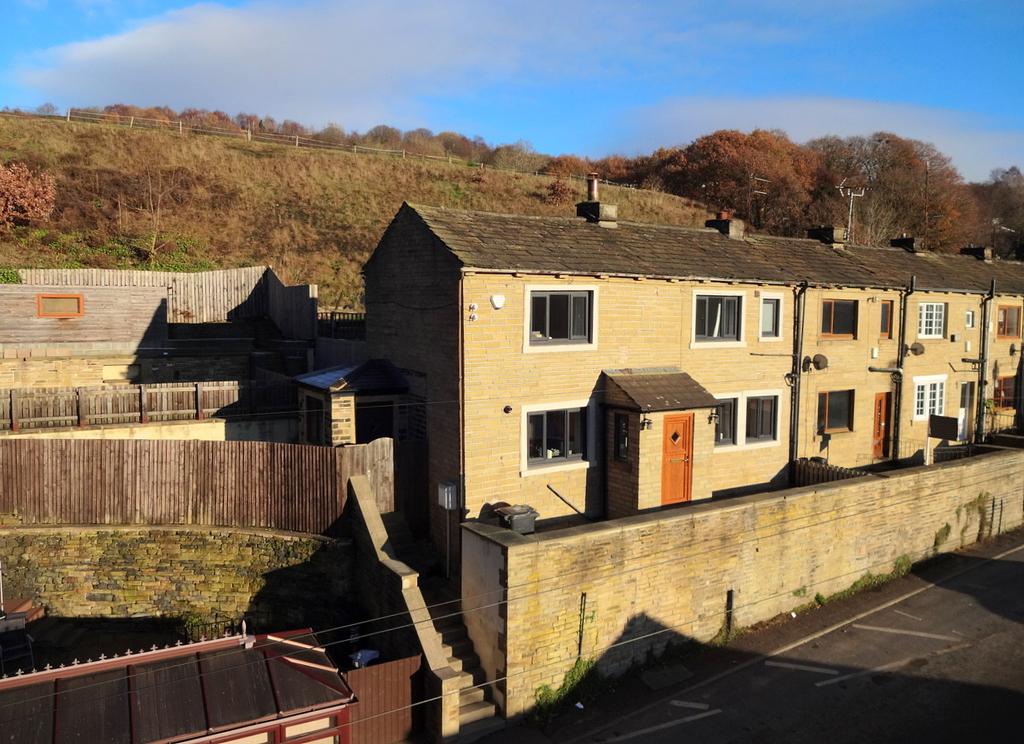 Boy Lane, Halifax HX3 3 bed cottage - £215,000