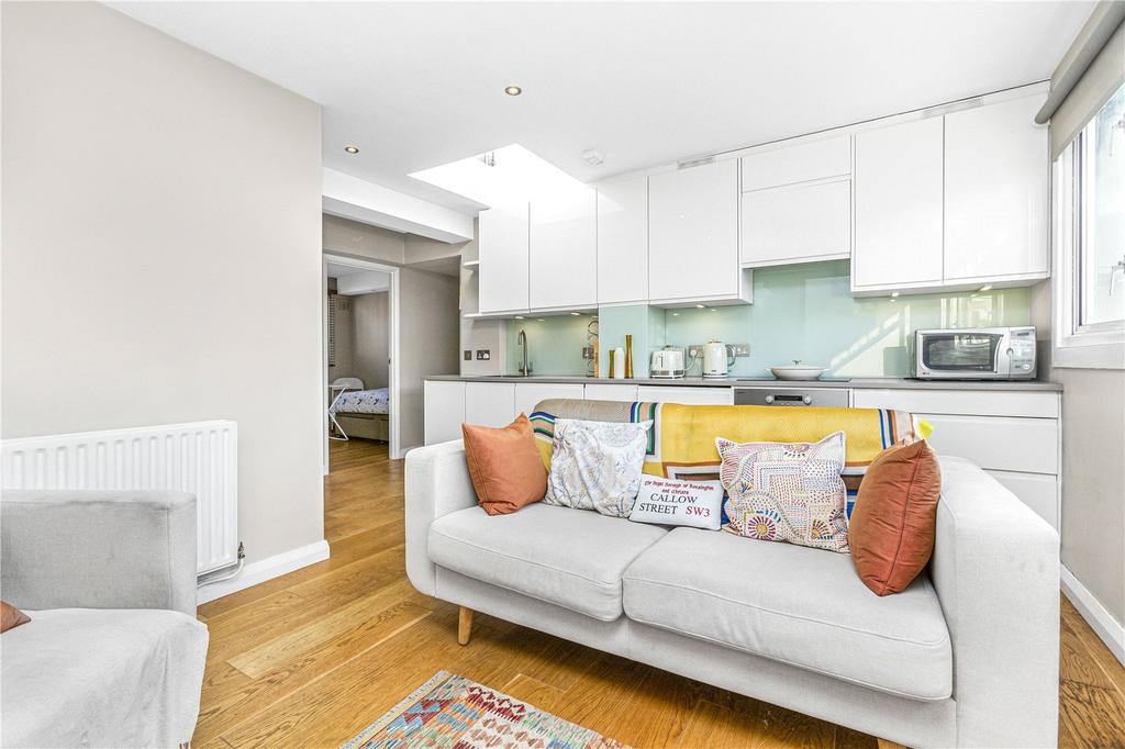 Callow Street, Chelsea, London, SW3 2 bed flat - £2,100 pcm (£485 pw)