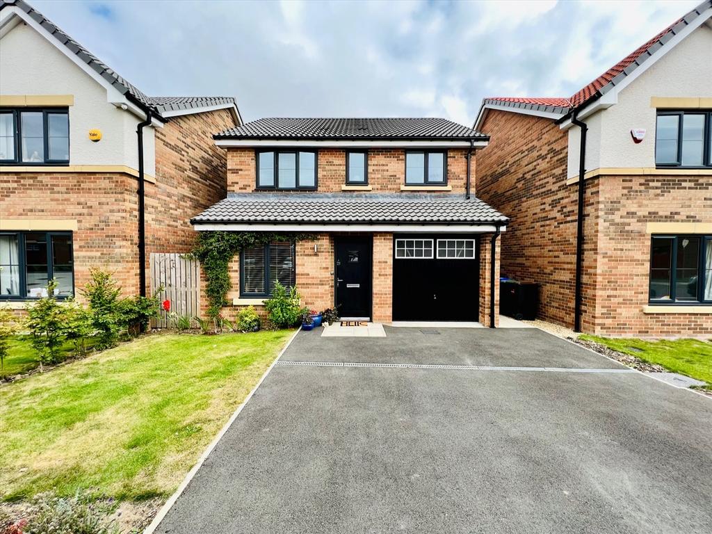 LORIMER CLOSE, SEDGEFIELD 3 bed detached house - £260,000