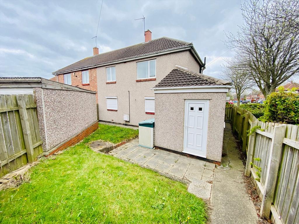 HOPE CLOSE, TRIMDON VILLAGE 2 bed semi-detached house - £65,000