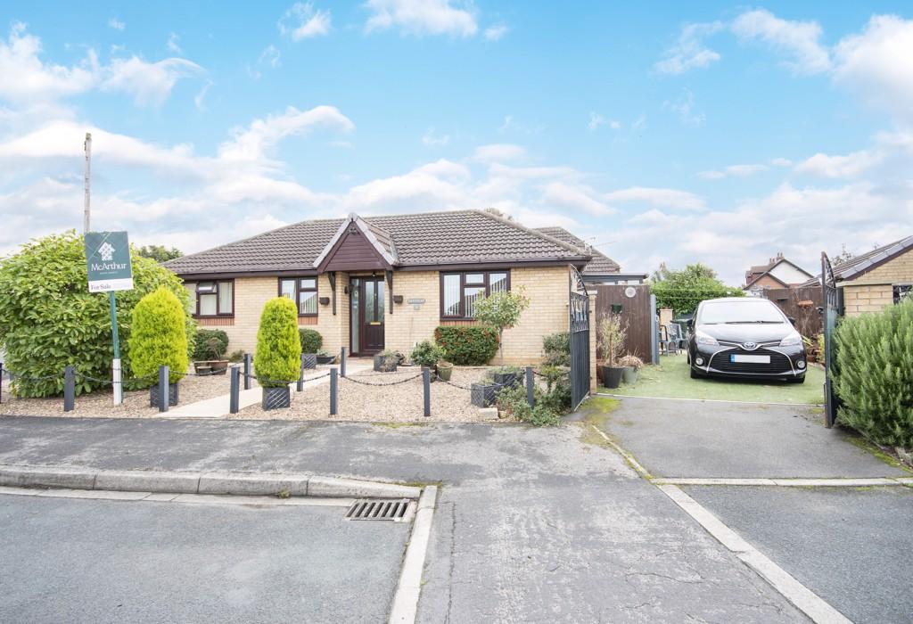St. Marys Drive, Doncaster, South Yorkshire 2 bed detached bungalow - £ ...