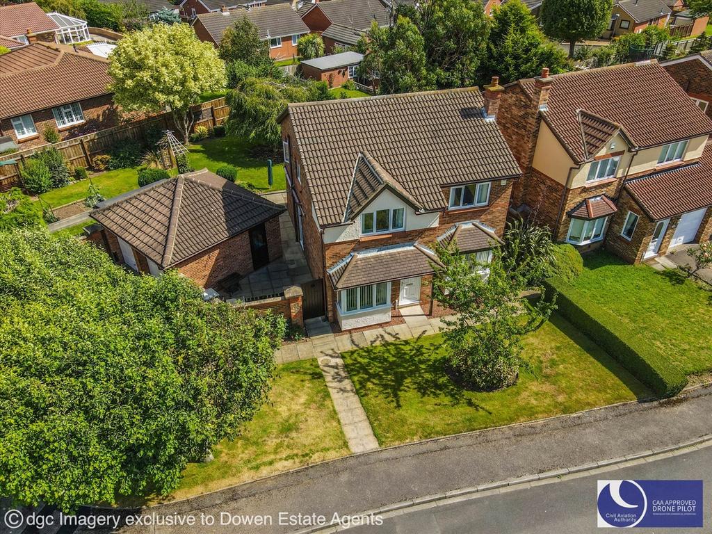 MILLSTON CLOSE, NAISBERRY PARK 3 bed detached house - £308,000