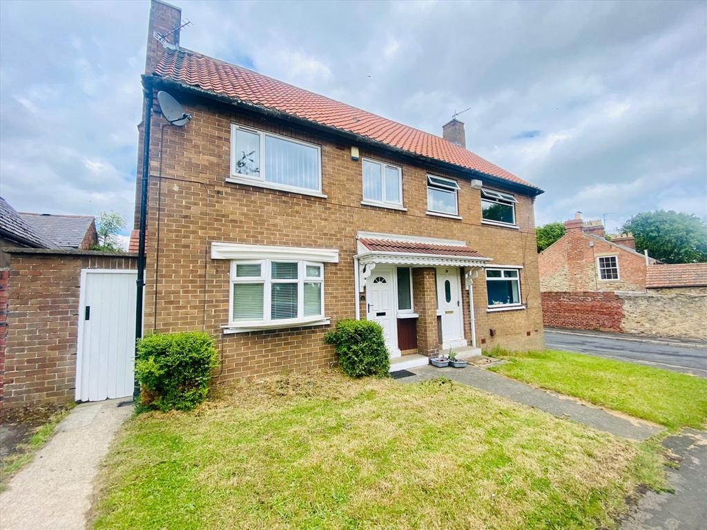 FRONT STREET NORTH, TRIMDON VILLAGE 2 bed semi-detached house - £90,000