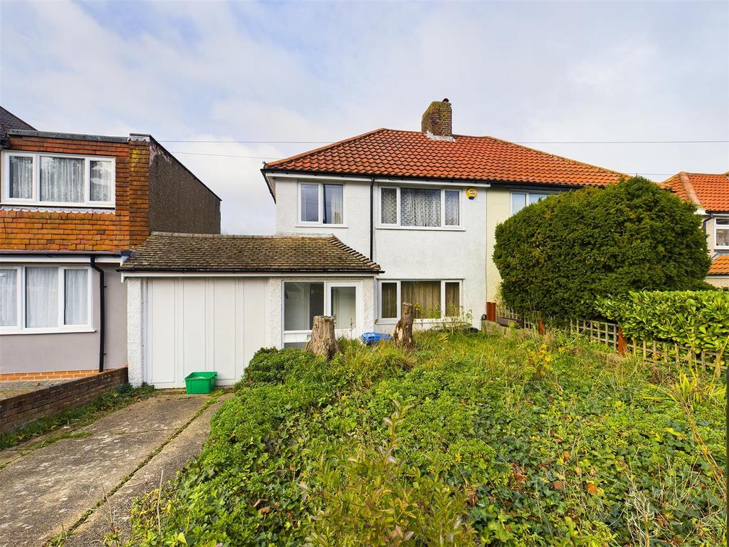 Aldrich Crescent, New Addington... 3 bed house - £450,000