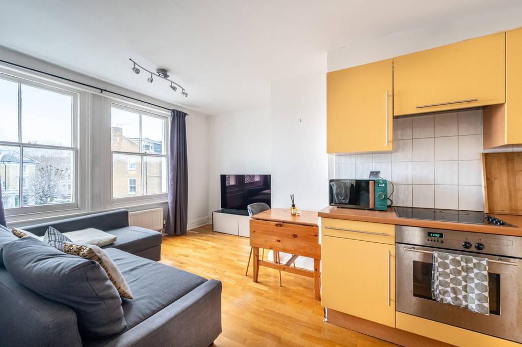 Cambridge Gardens, North Kensington... 1 bed flat - £2,384 pcm (£550 pw)
