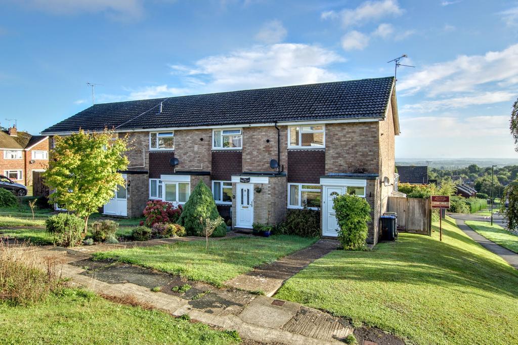 Hoblands, Haywards Heath, RH16 2 bed property - £335,000