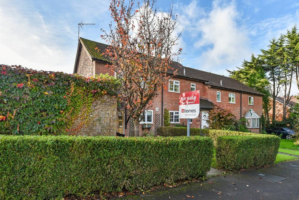 Yeomans Lane, Liphook 3 bed semi-detached house - £395,000