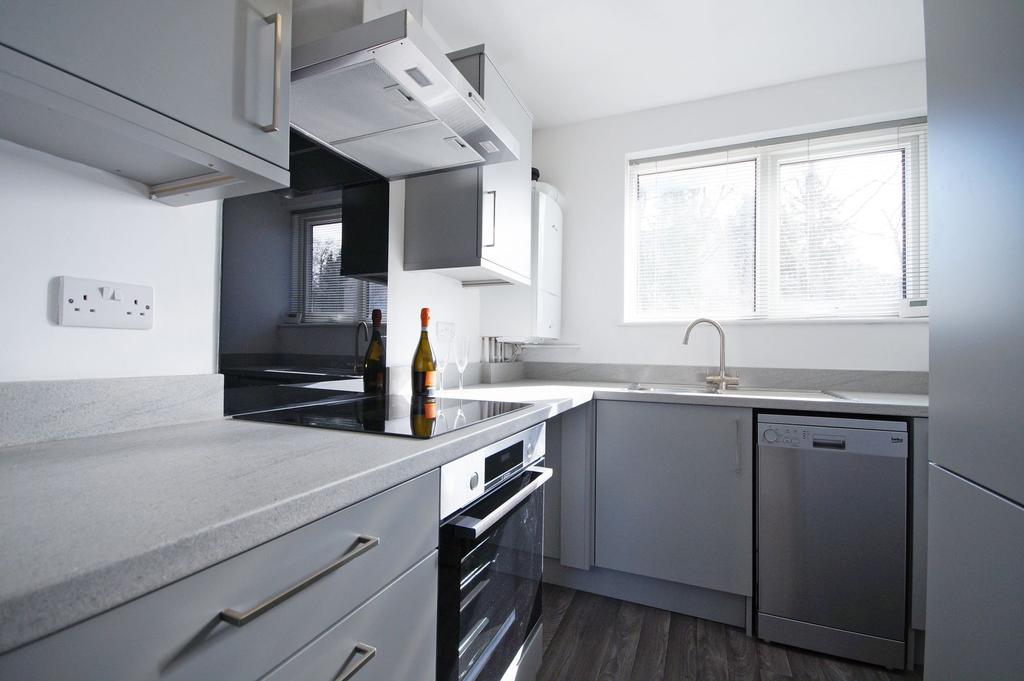 Kent Road North, Harrogate, HG1 2 bed flat - £875 pcm (£202 pw)