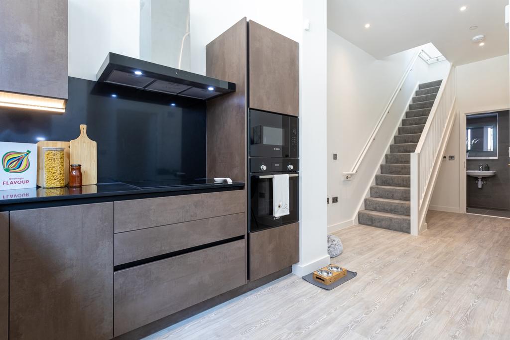 Botanica, Chester Road, Manchester, M15 2 bed townhouse - £1,700 pcm (£ ...