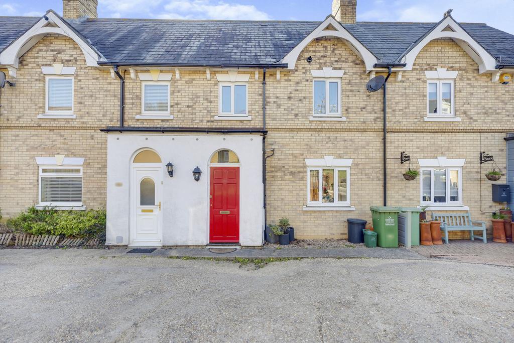Gilbert Drive, Basildon, SS16 2 bed terraced house - £340,000
