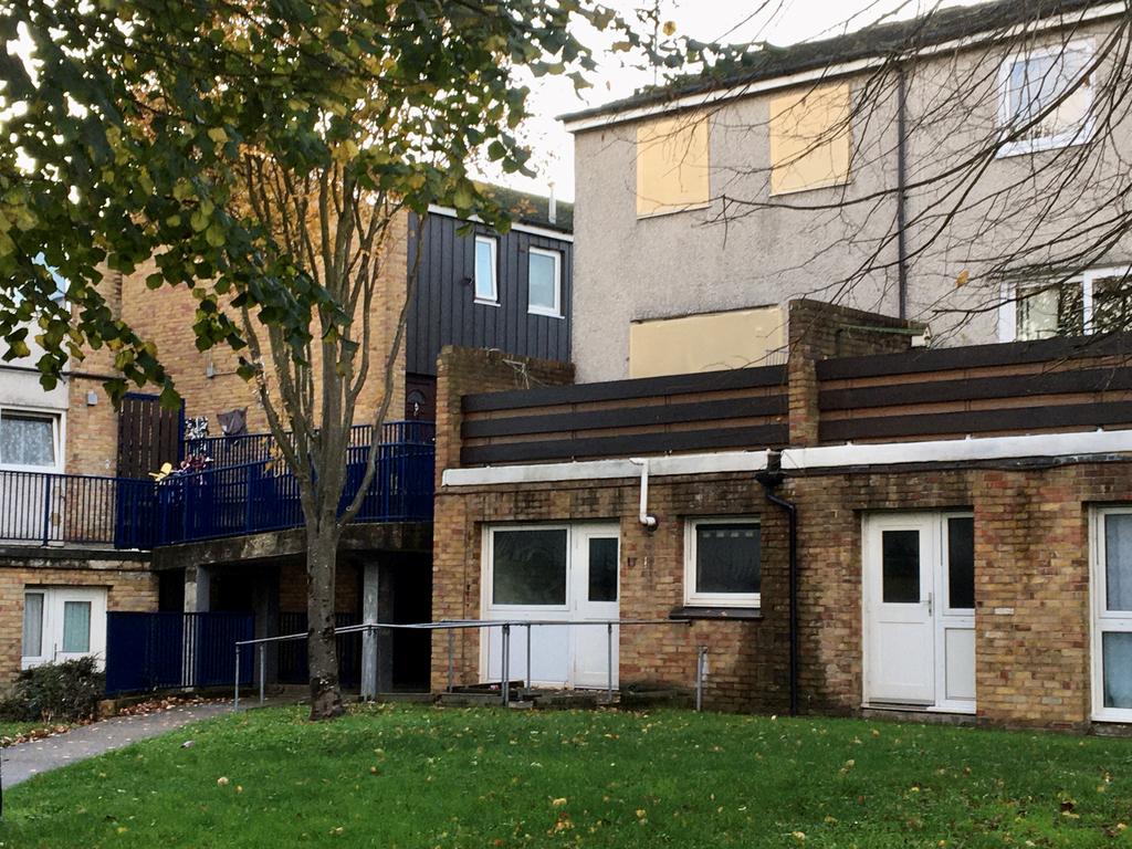 17 Staines Walk, Sidcup, Kent, Kent, DA14 5PE 1 bed apartment - £150,000