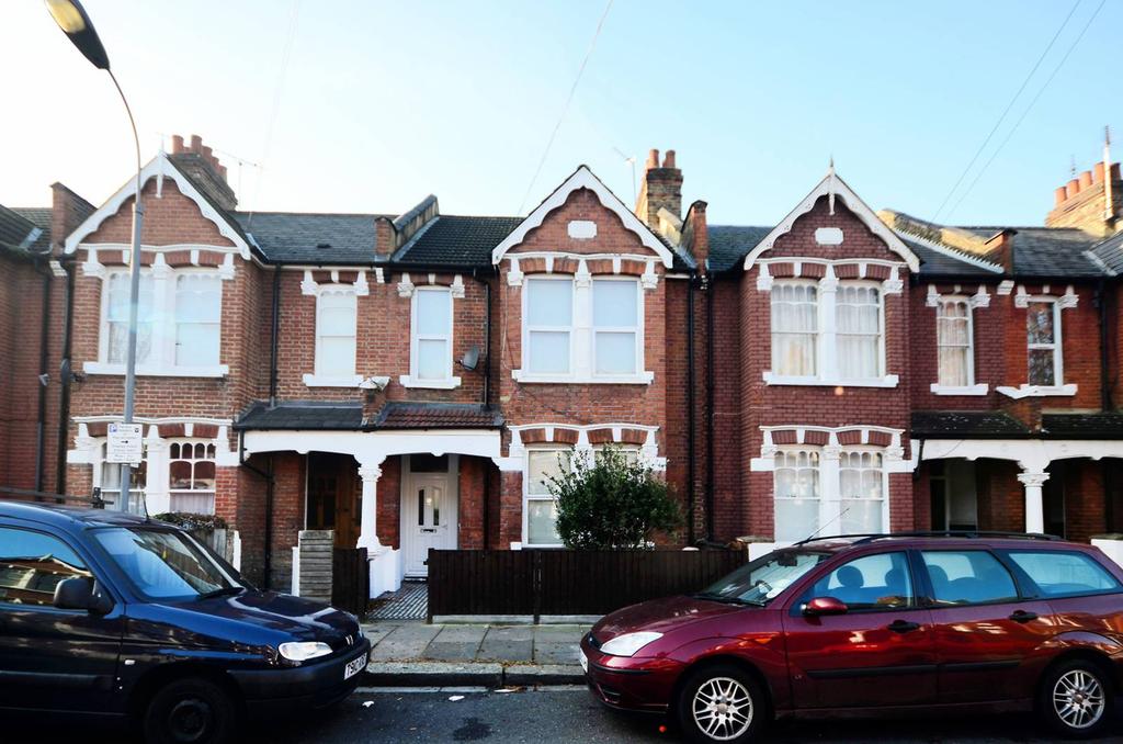 Ormiston Grove, Shepherd's Bush... 2 bed flat - £3,500 pcm (£808 pw)