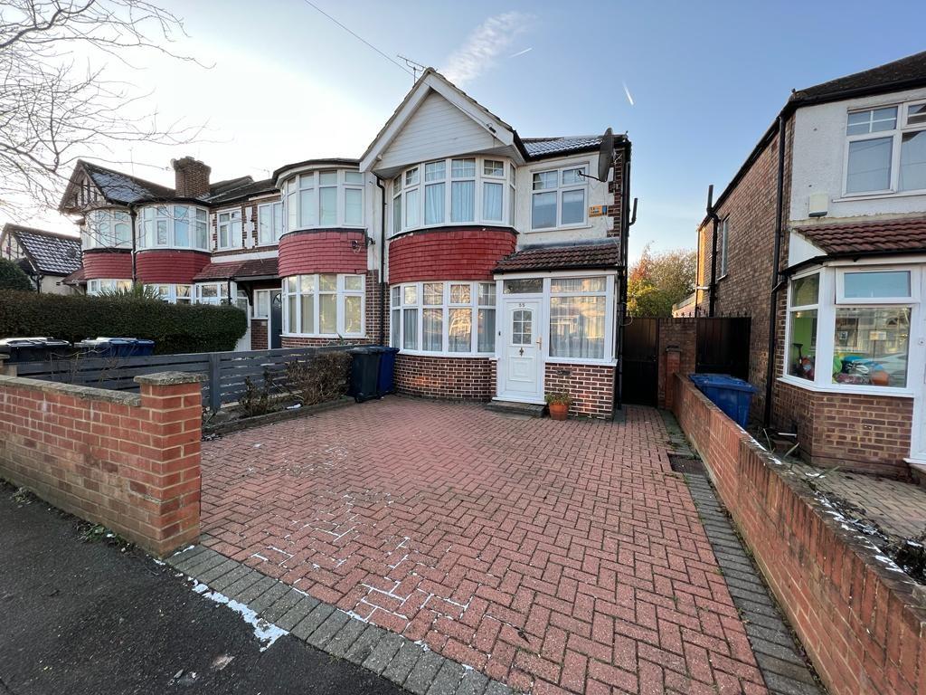 Millet Road, Greenford, UB6 4 bed semi-detached house - £2,495 pcm (£ ...