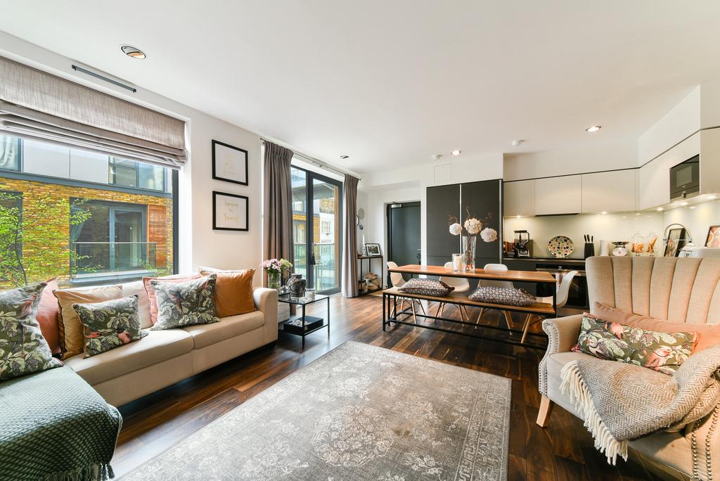 Porteus Place, SW4 2 bed flat - £2,900 pcm (£669 pw)