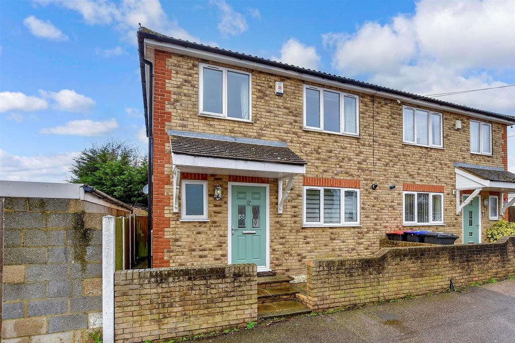 St. James Avenue, Ramsgate, Kent 2 bed semi-detached house - £250,000
