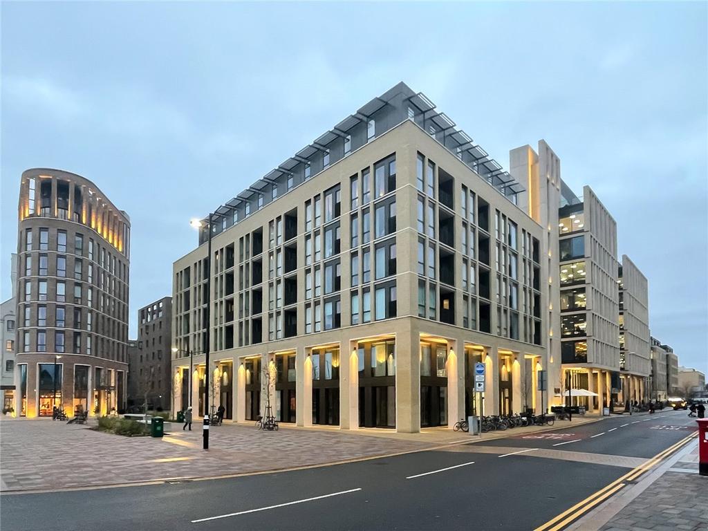 Station Square, Cambridge, CB1 2 bed apartment - £2,400 pcm (£554 pw)