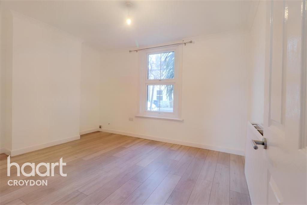 Warren Road, CR0 2 bed semi-detached house - £1,550 pcm (£358 pw)