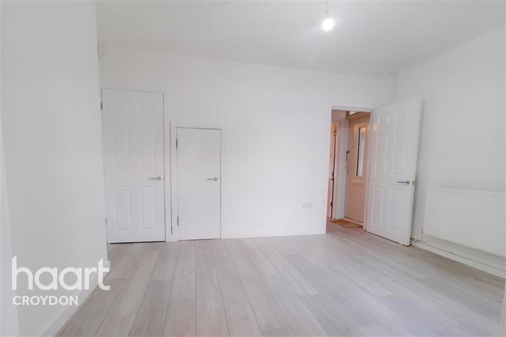 Warren Road, CR0 2 bed semi-detached house - £1,550 pcm (£358 pw)
