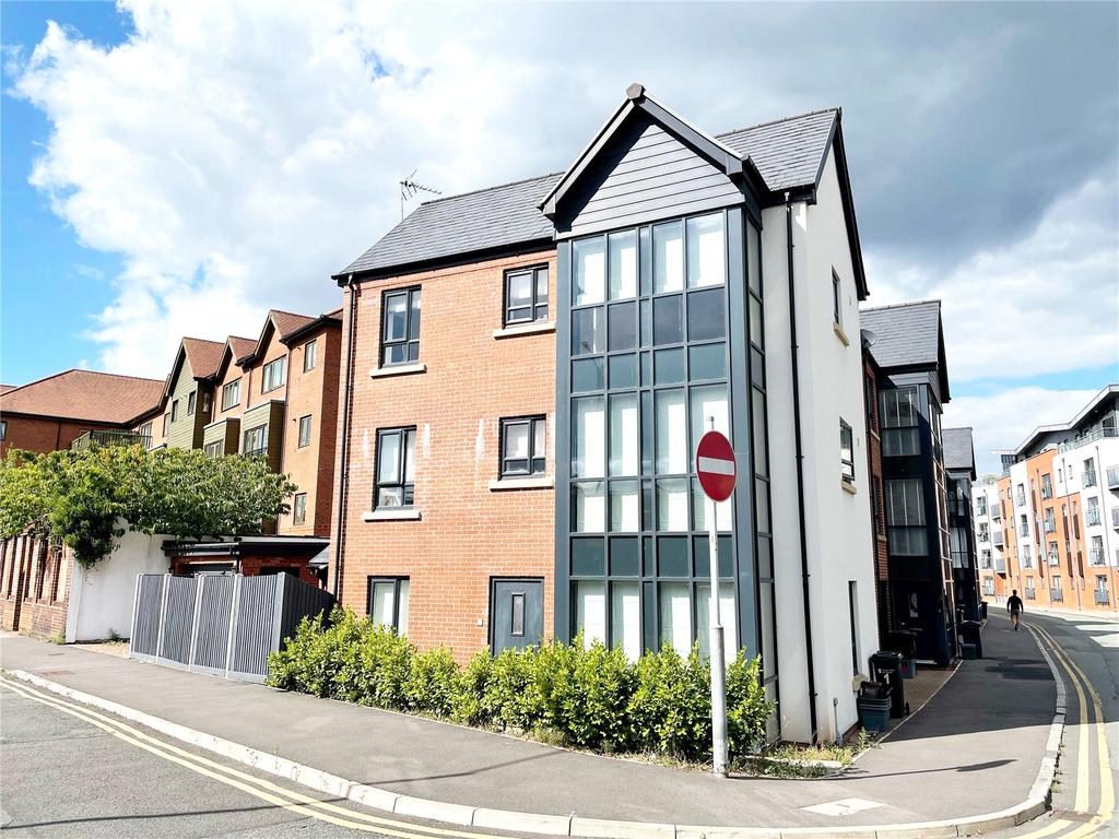 Charles Street, Chester, CH1 4 bed end of terrace house - £350,000