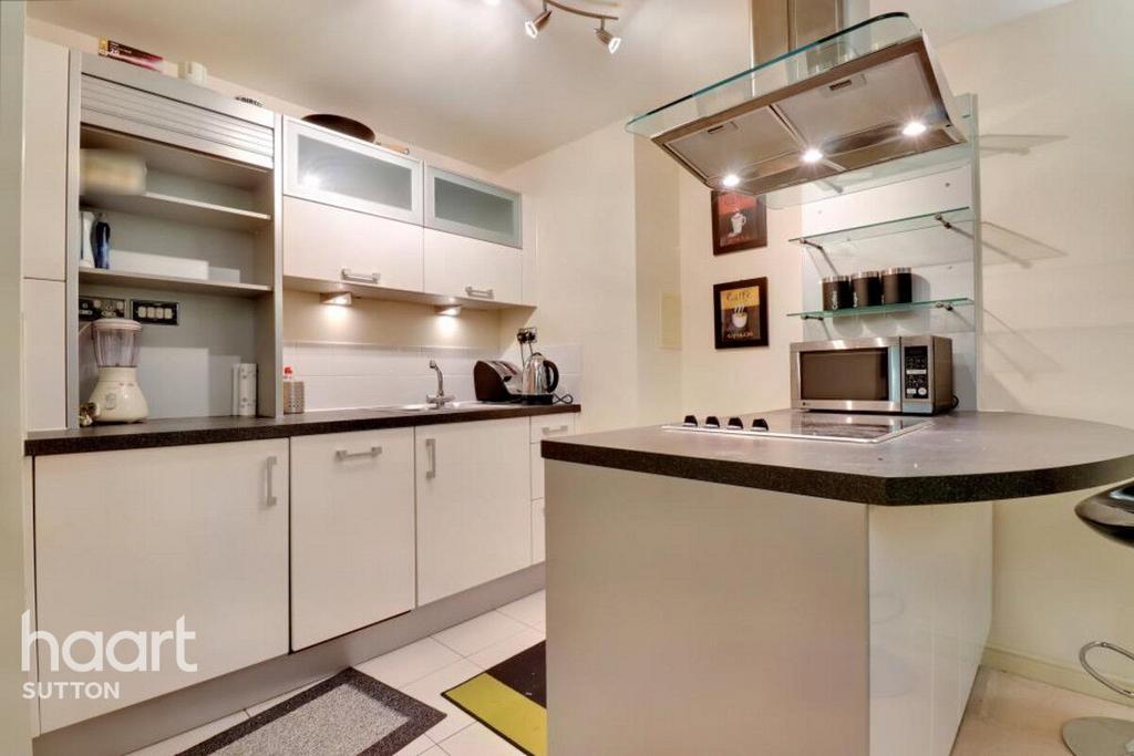 Throwley Way, Sutton 1 bed flat - £1,350 pcm (£312 pw)