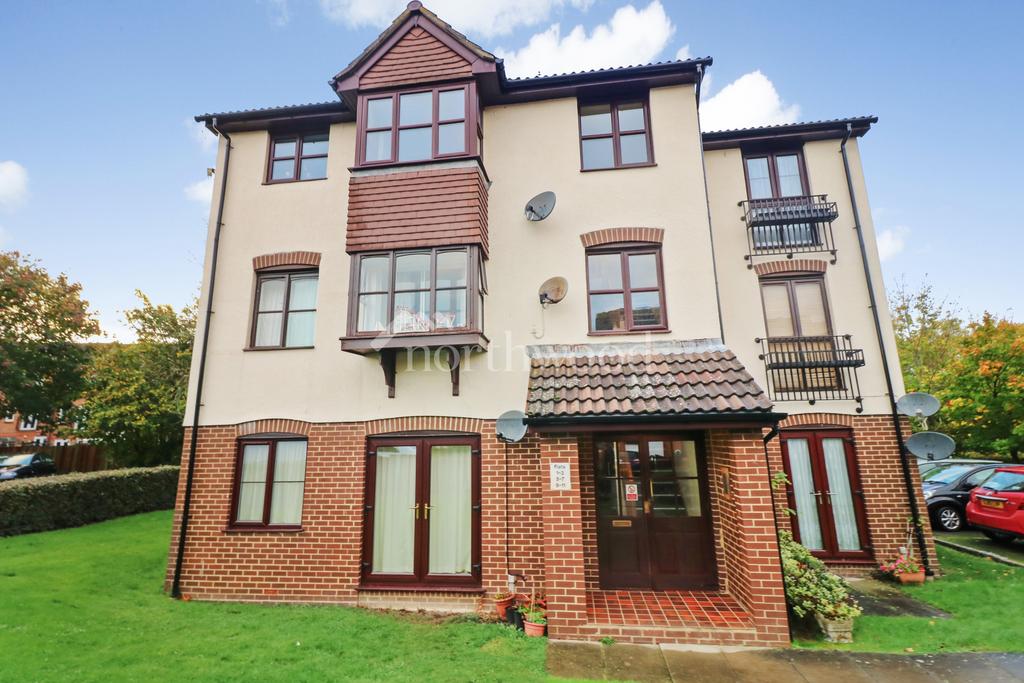 Longacre Road, Singleton, Ashford, TN23 1 bed flat - £135,000