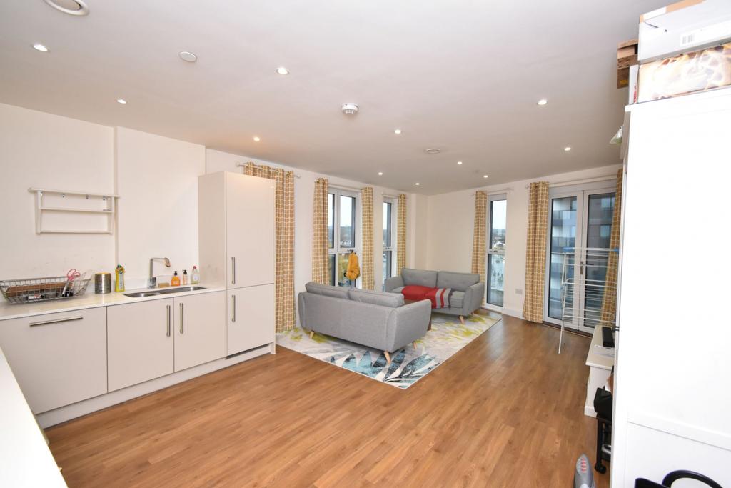 Hatton Road, HA0 2 bed flat - £2,000 pcm (£462 pw)