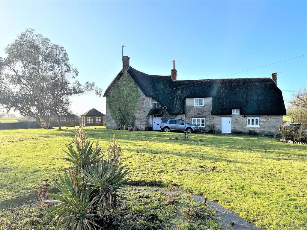 Great House Farm, Stour Row 3 bed farm house - £1,700 pcm (£392 pw)