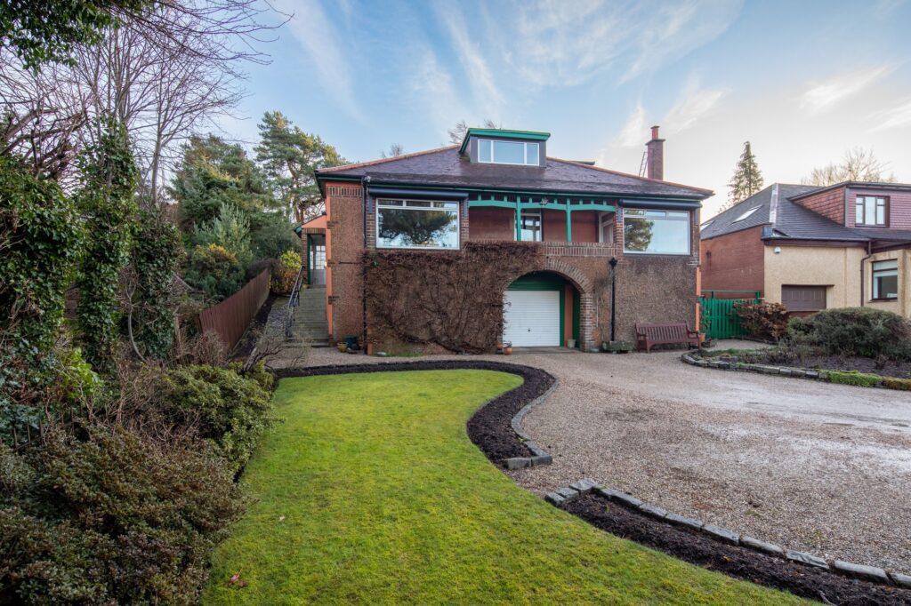 Deramore Avenue, Whitecraigs 4 bed detached bungalow - £499,000