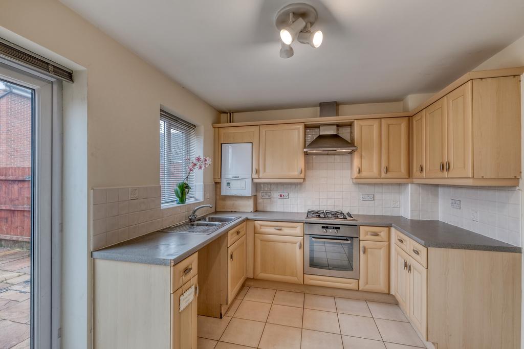 Wheatcroft Close, Redditch, B97 6UL 2 bed end of terrace house - £210,000