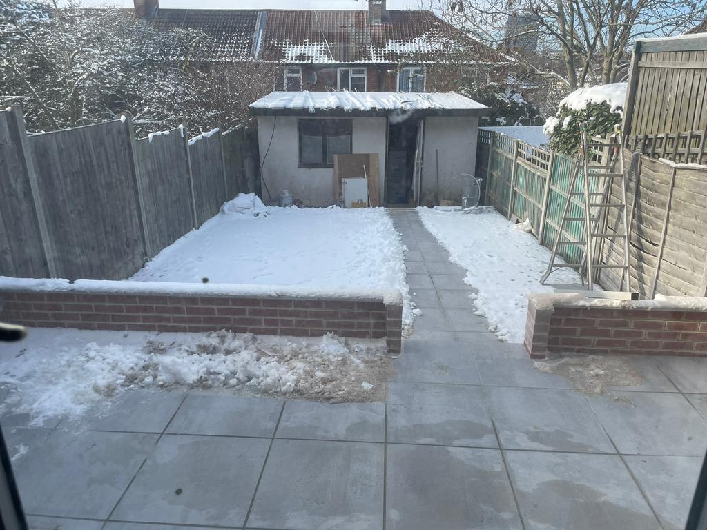 Edrick Road, Edgware HA8 1850 bed semi-detached house - £1,850 pcm (£ ...