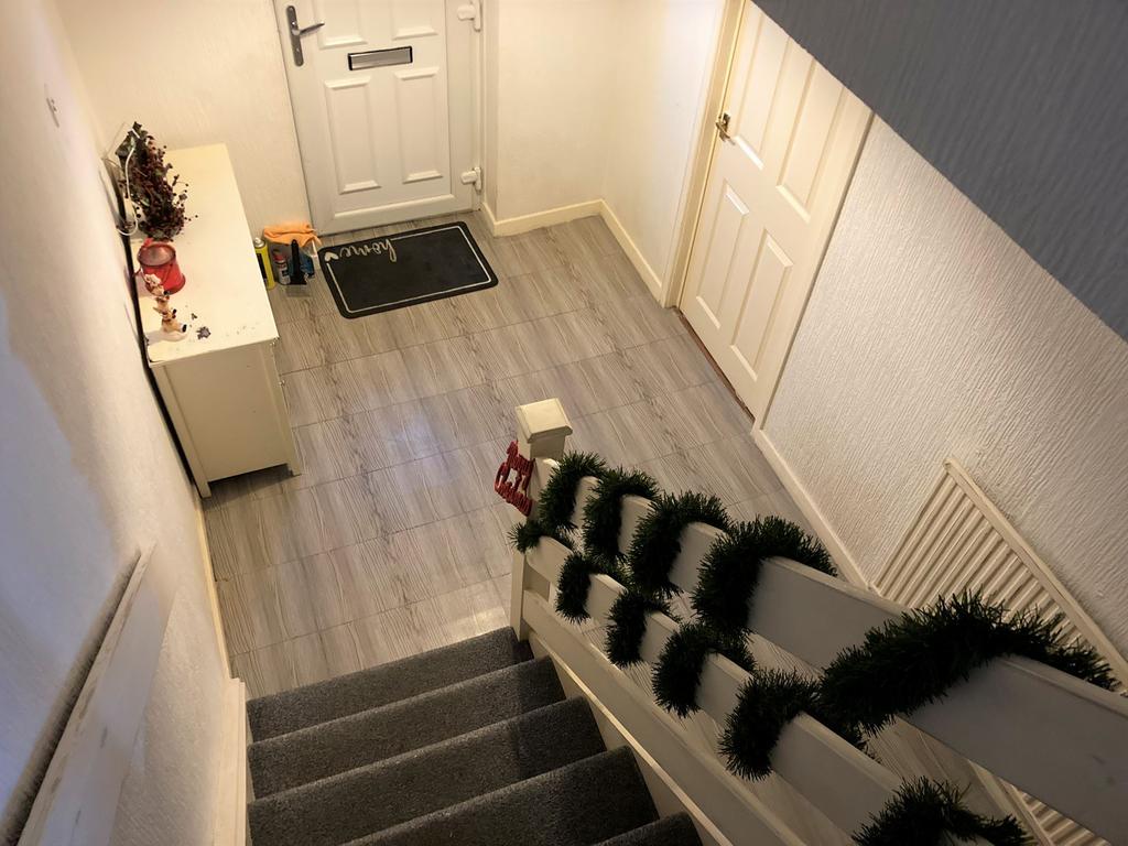 Southcliffe Drive, Baildon, Shipley... 4 bed townhouse - £140,000