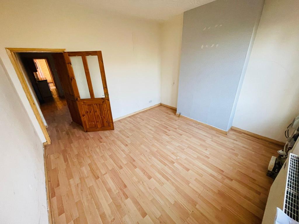 Wellington Road, Tipton, DY4 8RS 3 bed terraced house - £795 pcm (£183 pw)