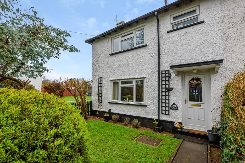 Caversfield, Bicester, OX27 2 bed end of terrace house - £290,000