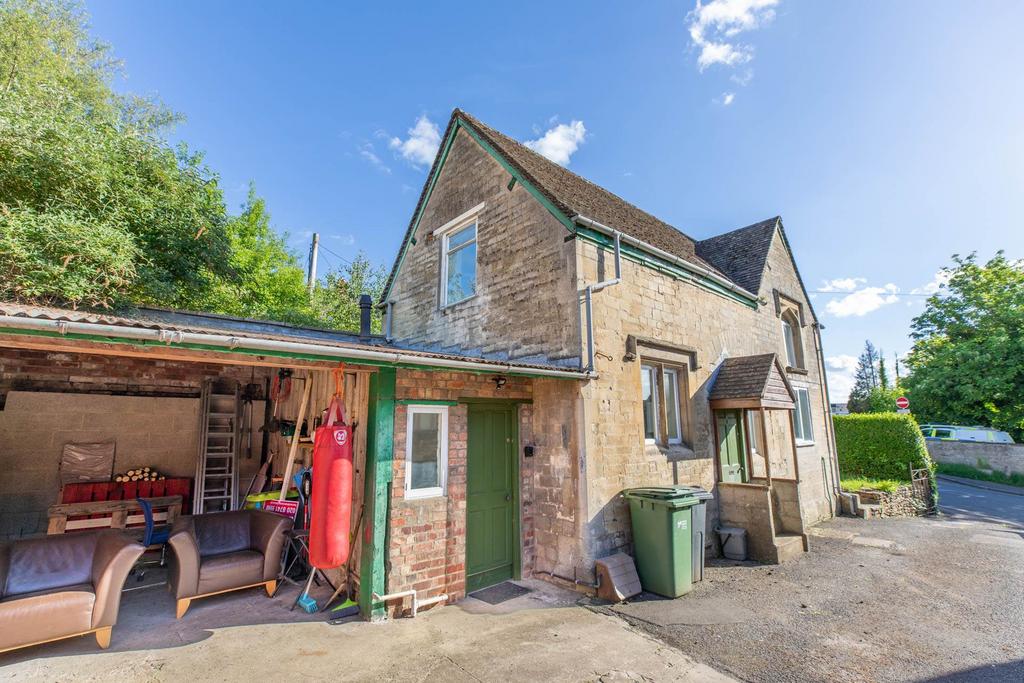 Ryleaze Road, Stroud 2 bed detached house - £295,000
