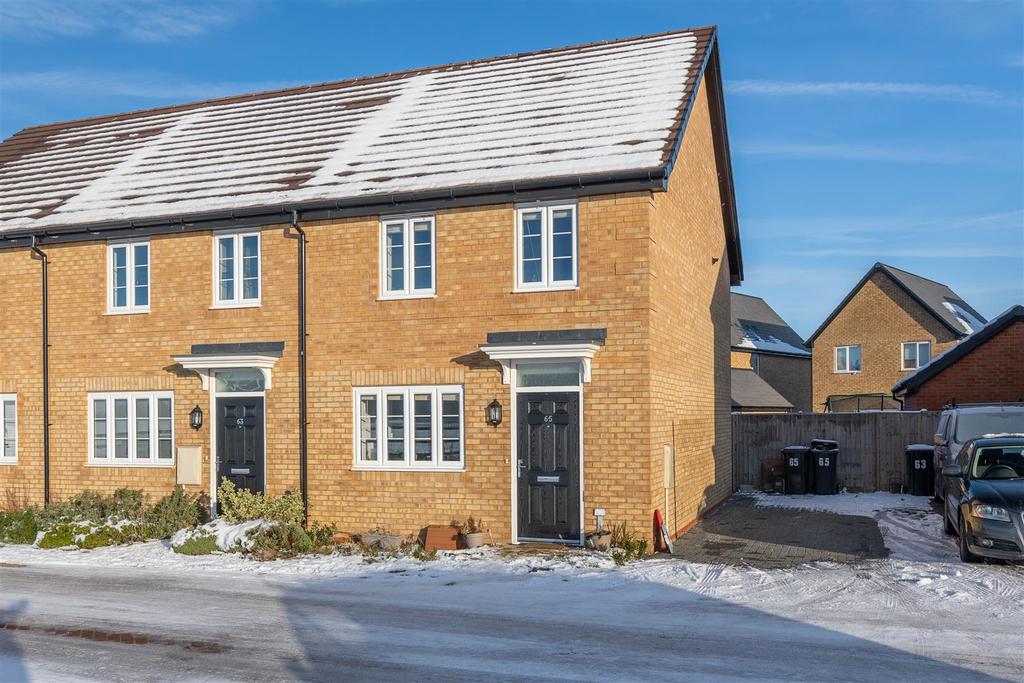 Larkinson Avenue, Biggleswade SG18 0RF 2 bed end of terrace house for ...