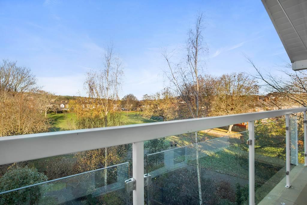 Isabel Court, Cowick Street, Exeter 1 bed apartment - £240,000