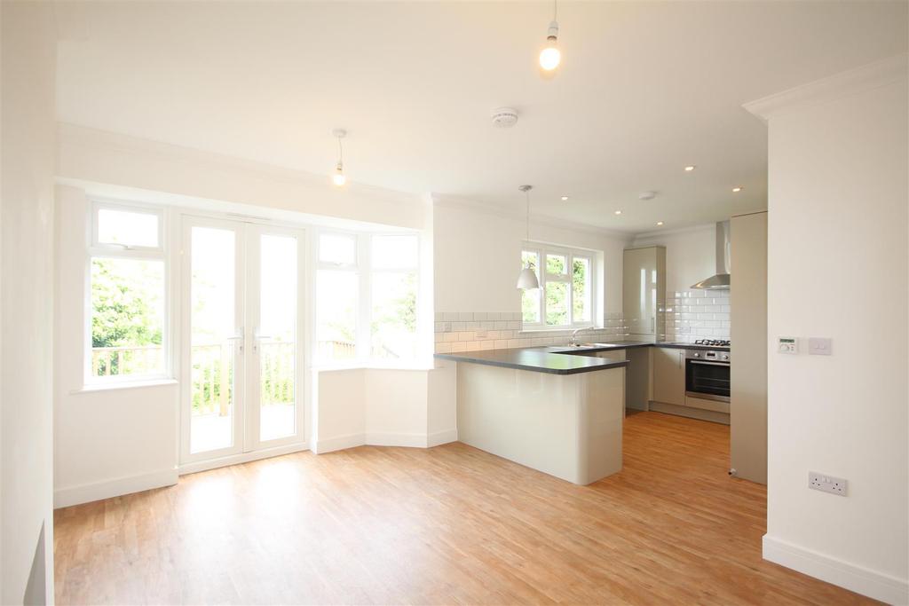 Woodbourne Avenue, Patcham, Brighton 2 bed semi-detached bungalow - £ ...