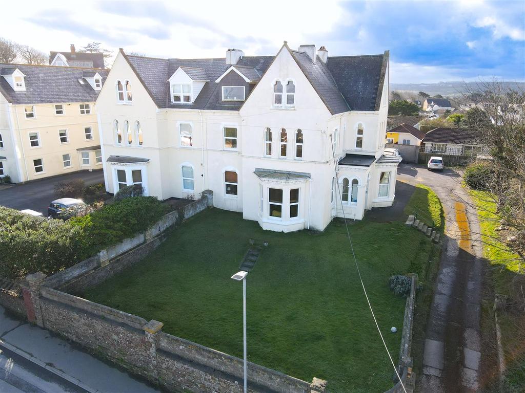 Bay View Road 2 bed house share - £205,000