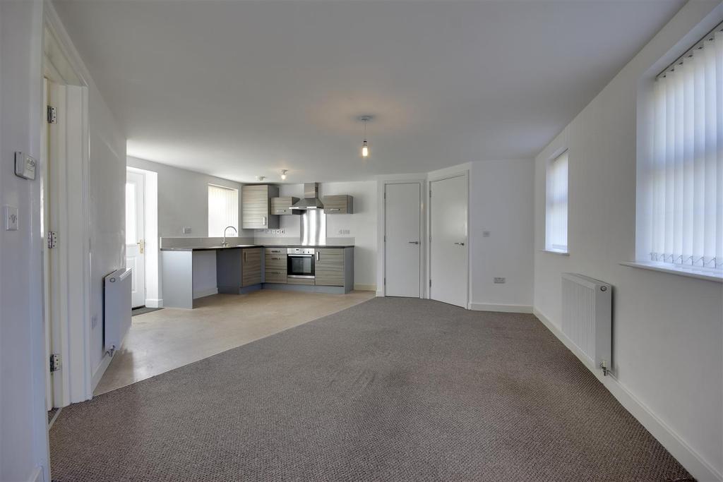 Boothferry Road, Hull 2 bed flat - £92,500