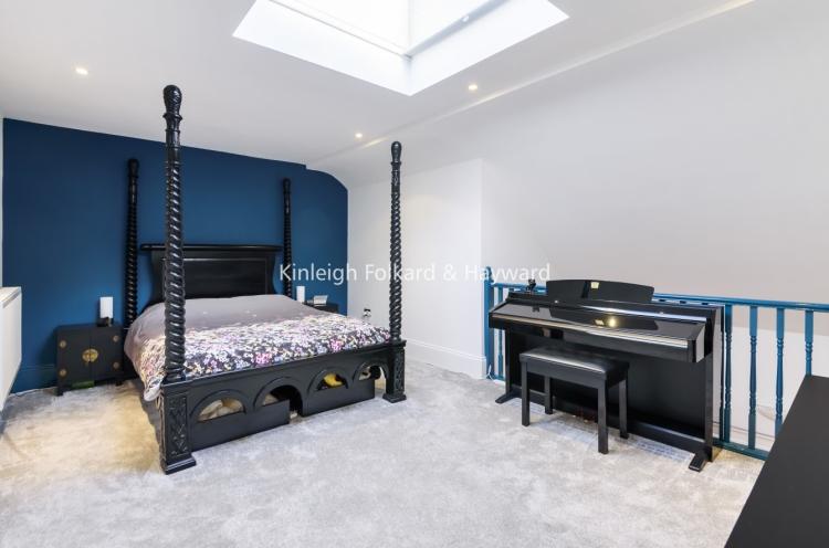 Royal Drive London N11 2 bed apartment - £2,200 pcm (£508 pw)