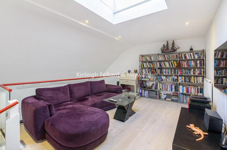 Royal Drive London N11 2 bed apartment - £2,200 pcm (£508 pw)