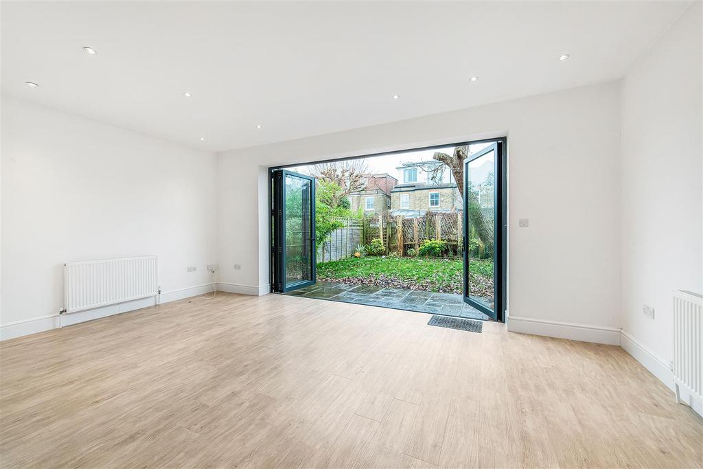 Burlington Avenue, Kew, TW9 2 bed flat - £2,250 pcm (£519 pw)