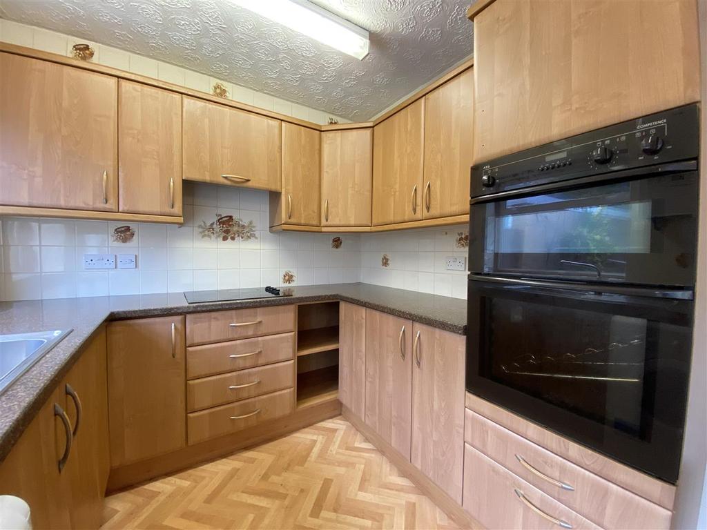Rugby Road, Wollaston, Stourbridge 3 bed semi-detached house - £900 pcm ...