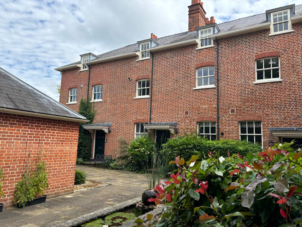 Greenbank Road, Watford... 2 bed duplex - £419,950
