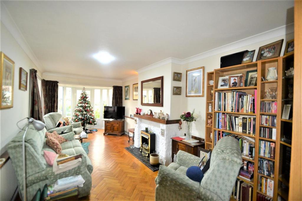 Buckingham Avenue, Feltham 3 bed semi-detached house - £475,000