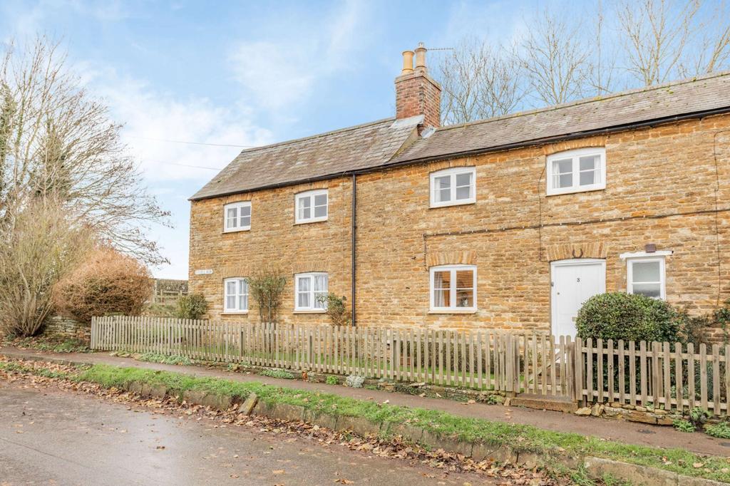 Fydell Row, Morcott, Oakham, Rutland 2 bed semi-detached house - £930 ...