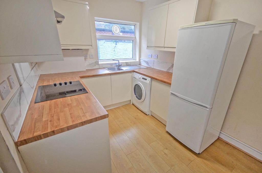 Waterloo Road, Runcorn, WA7 1JU 3 bed terraced house - £850 pcm (£196 pw)